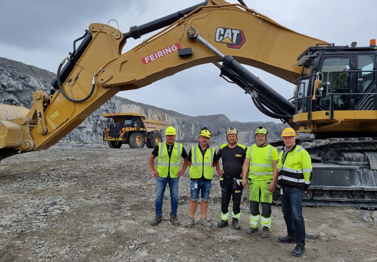 Cat 6015 endelig på plass hos Feiring